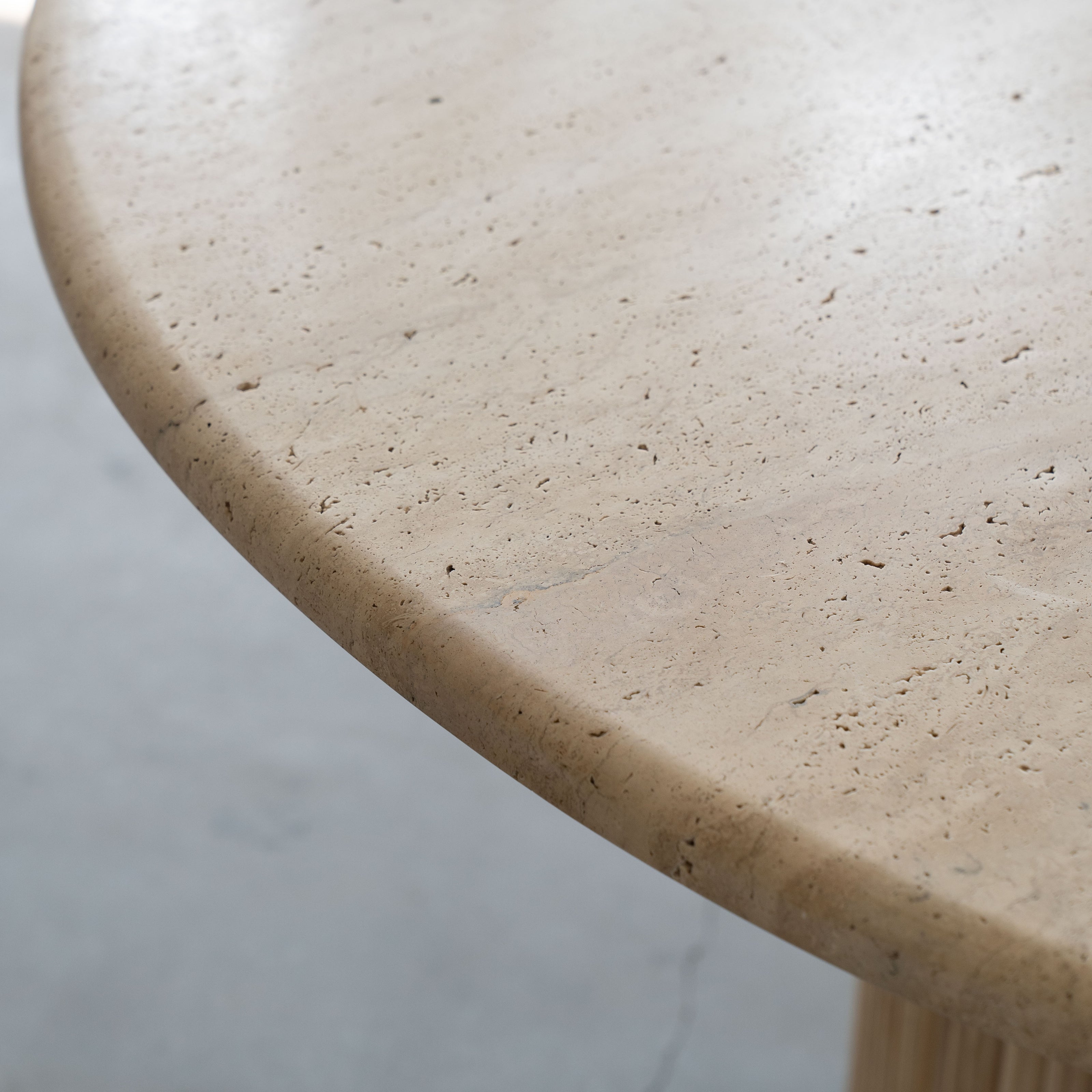 Palm Round Travertine Marble Dining Table | WS LIVING - UAE